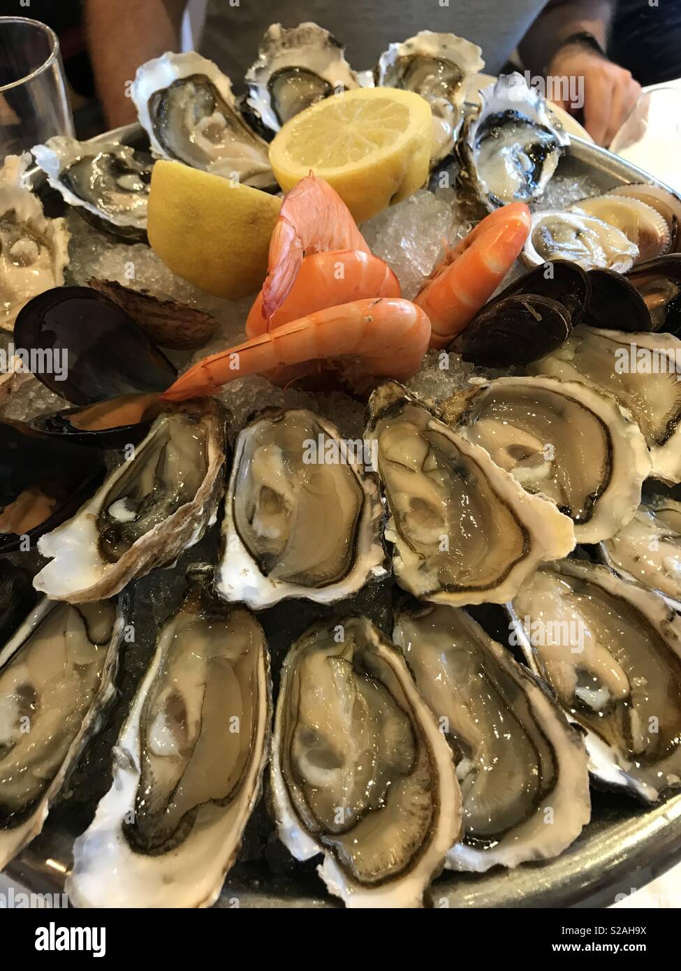 Shellfish seafood dinner Stock Photo - Alamy