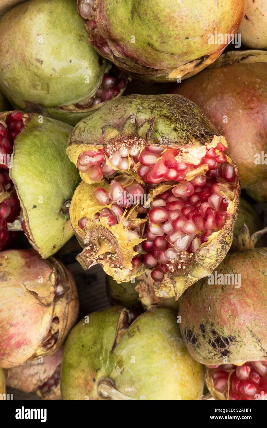 Ready to eat green fruits hi-res stock photography and images - Alamy