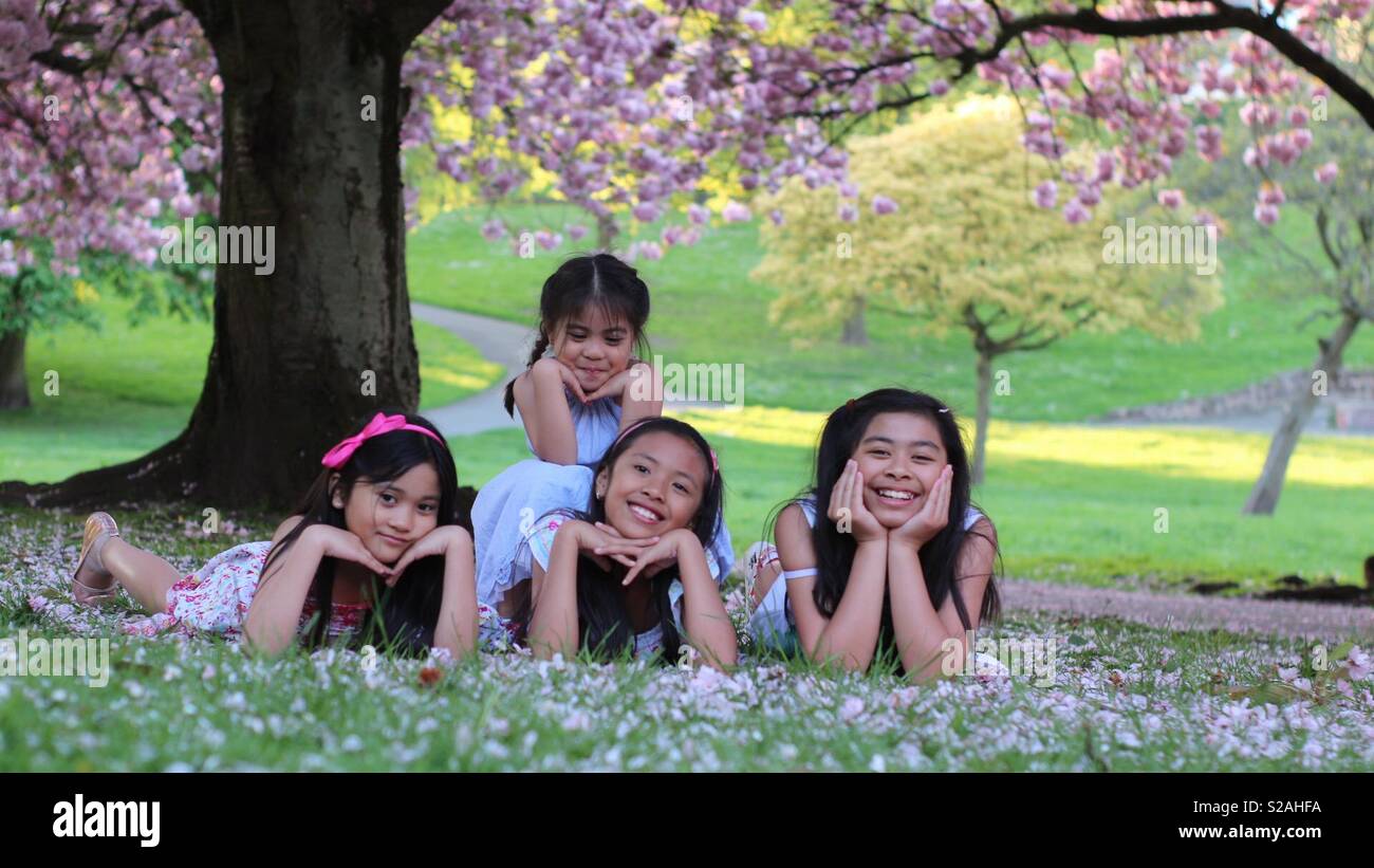 Girls cousins hi-res stock photography and images - Alamy