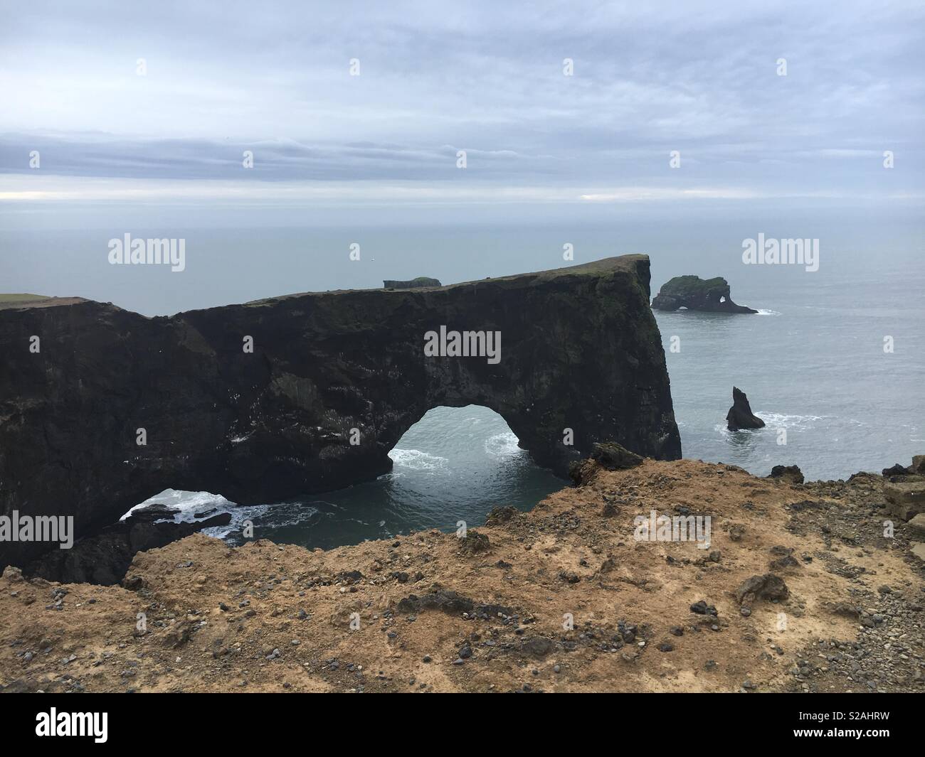 Dyrholaey rock arch hi-res stock photography and images - Alamy