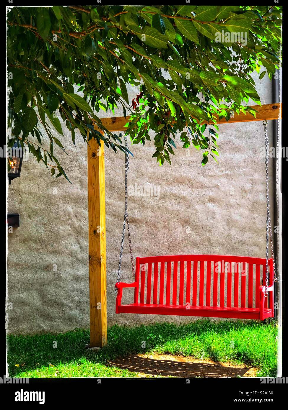 Red porch hi-res stock photography and images - Alamy