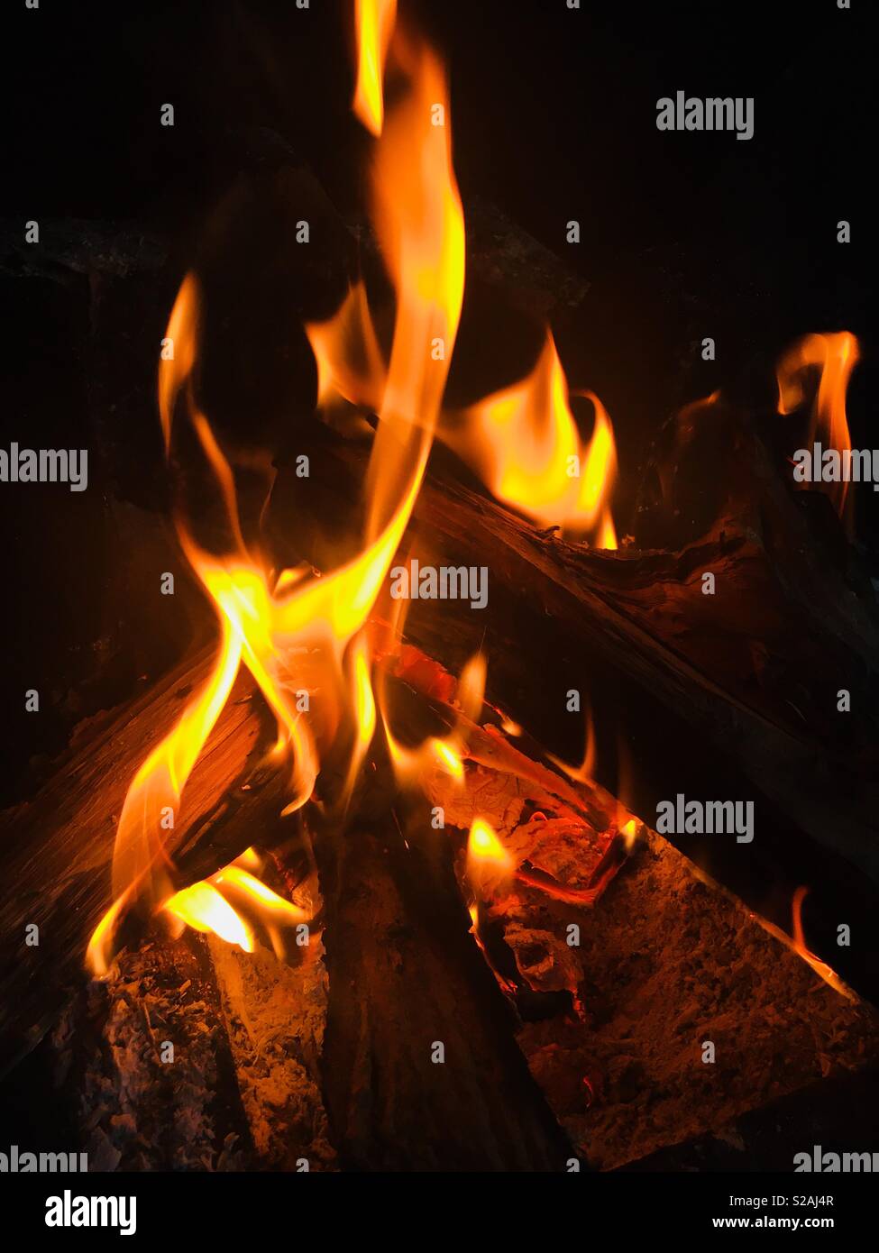Wooden fire home hi-res stock photography and images - Alamy