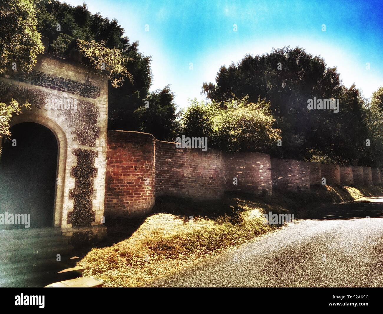 Crinkle crackle walls hi-res stock photography and images - Alamy