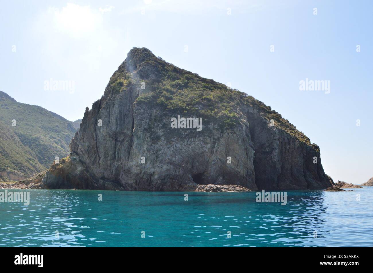 Palmarola Island, arcipelago delle isole pontine Stock Photo - Alamy