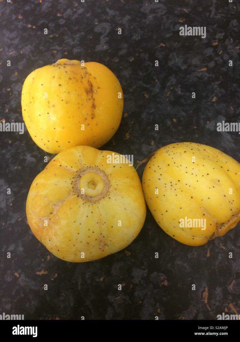 Crystal lemon cucumber hi-res stock photography and images - Alamy