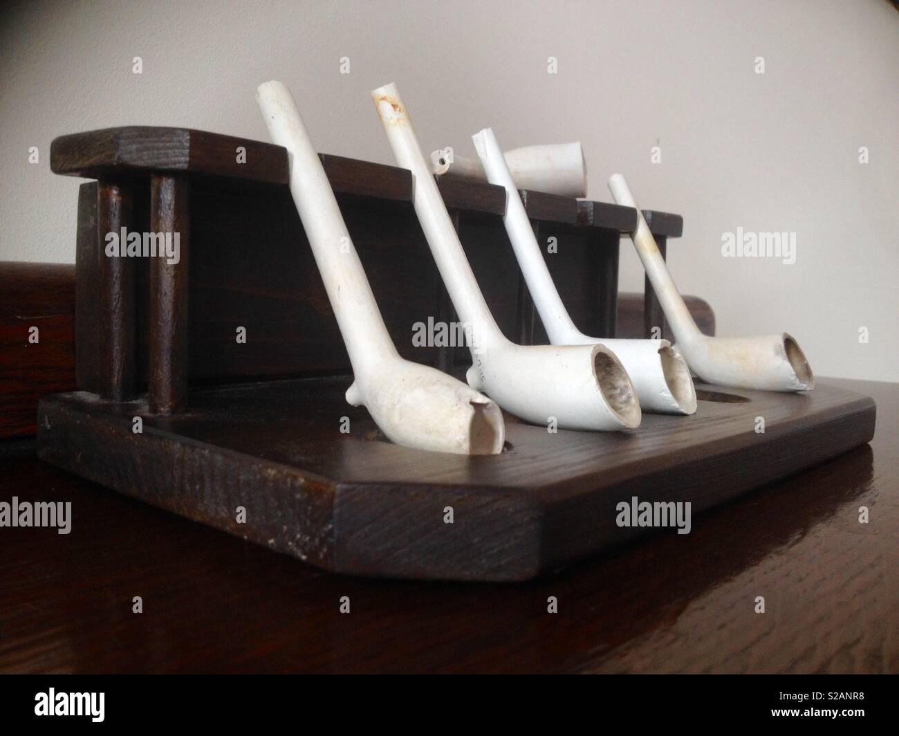 Pipe rack hi-res stock photography and images - Alamy