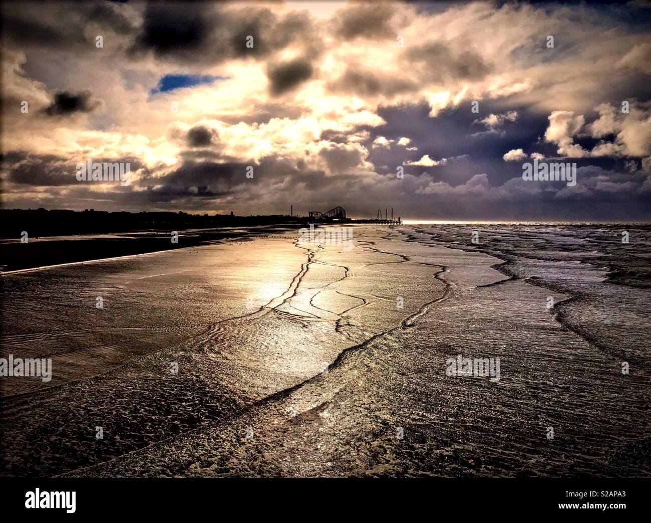 Stormy beach hi-res stock photography and images - Alamy