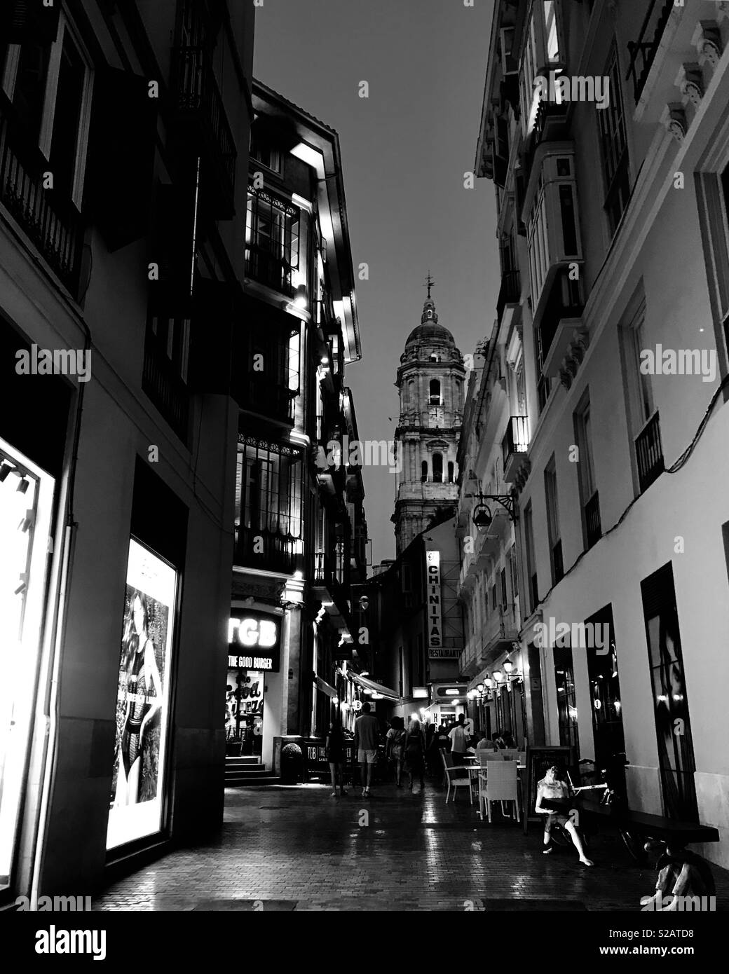 Dark alleyways hi-res stock photography and images - Alamy