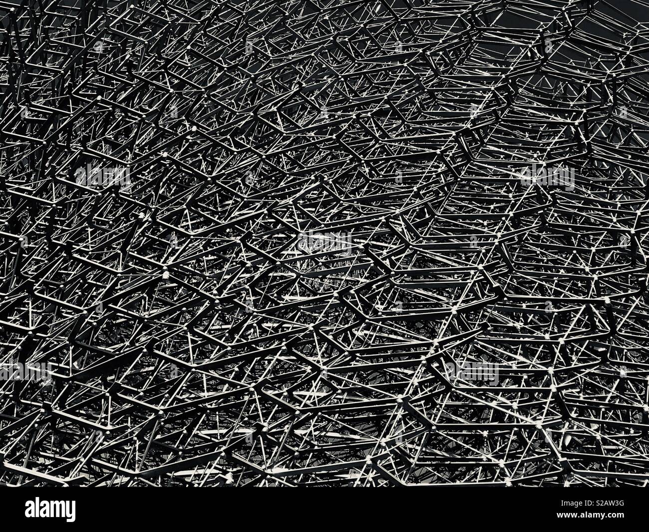 Metal maze hi-res stock photography and images - Alamy