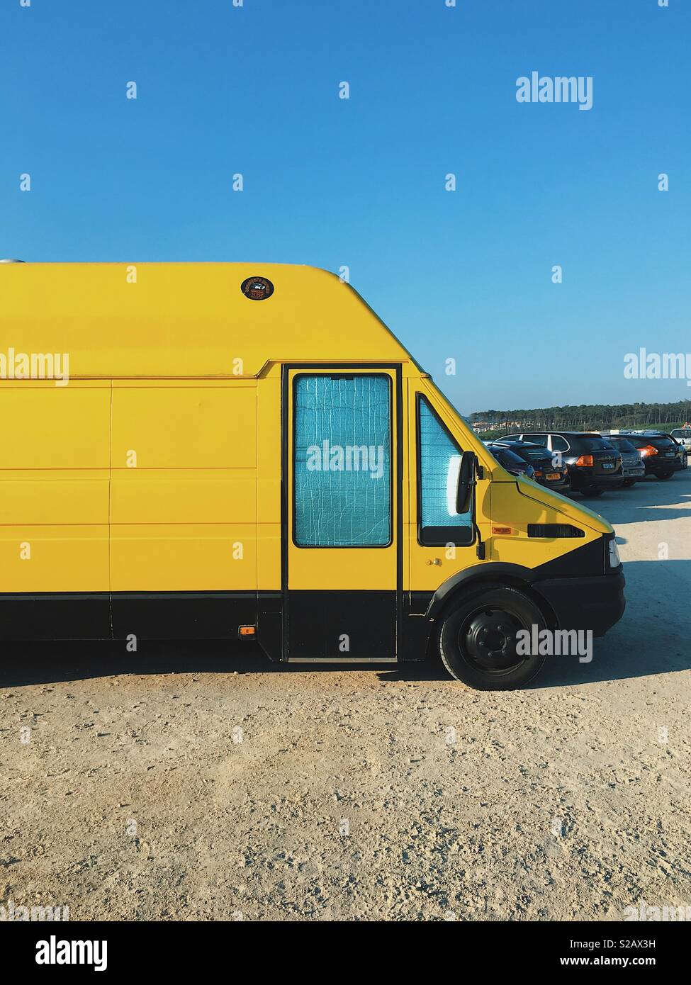 Sunset car hi-res stock photography and images - Alamy