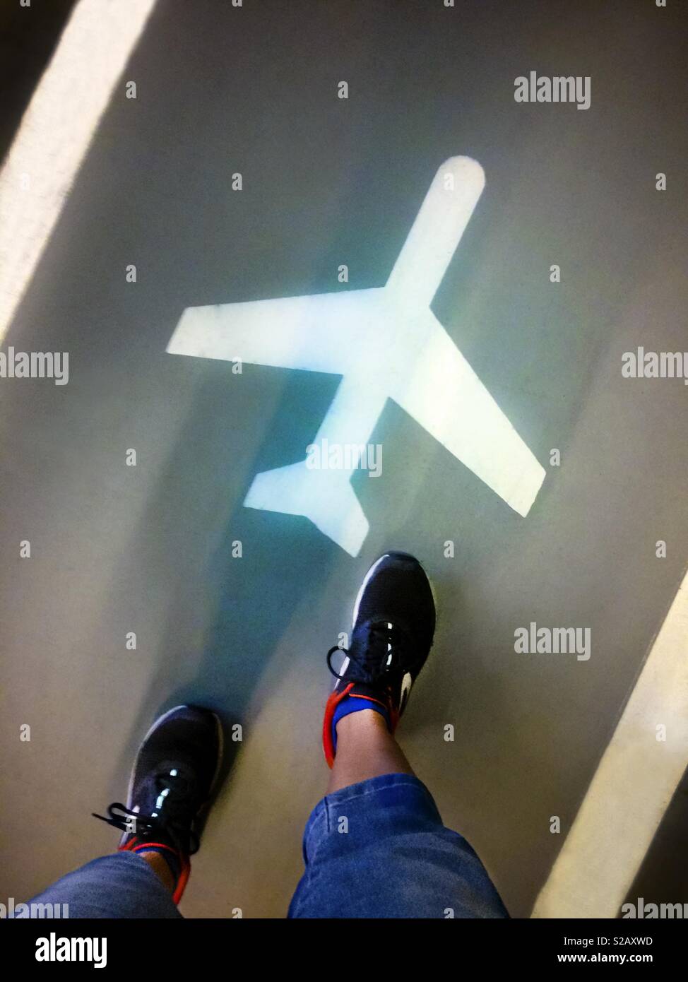 Aeroplane parking airplane parking hi-res stock photography and images ...