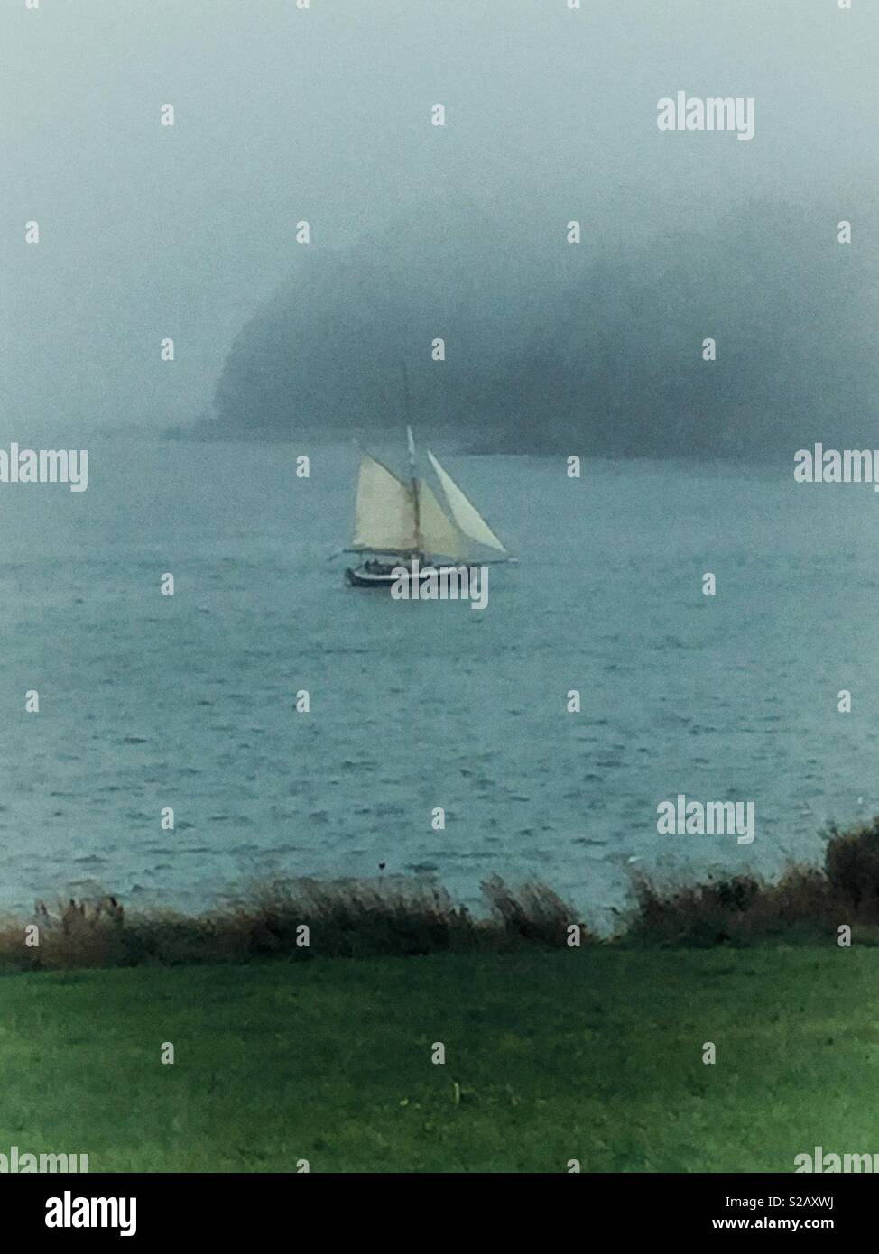 Mist ship hi-res stock photography and images - Alamy