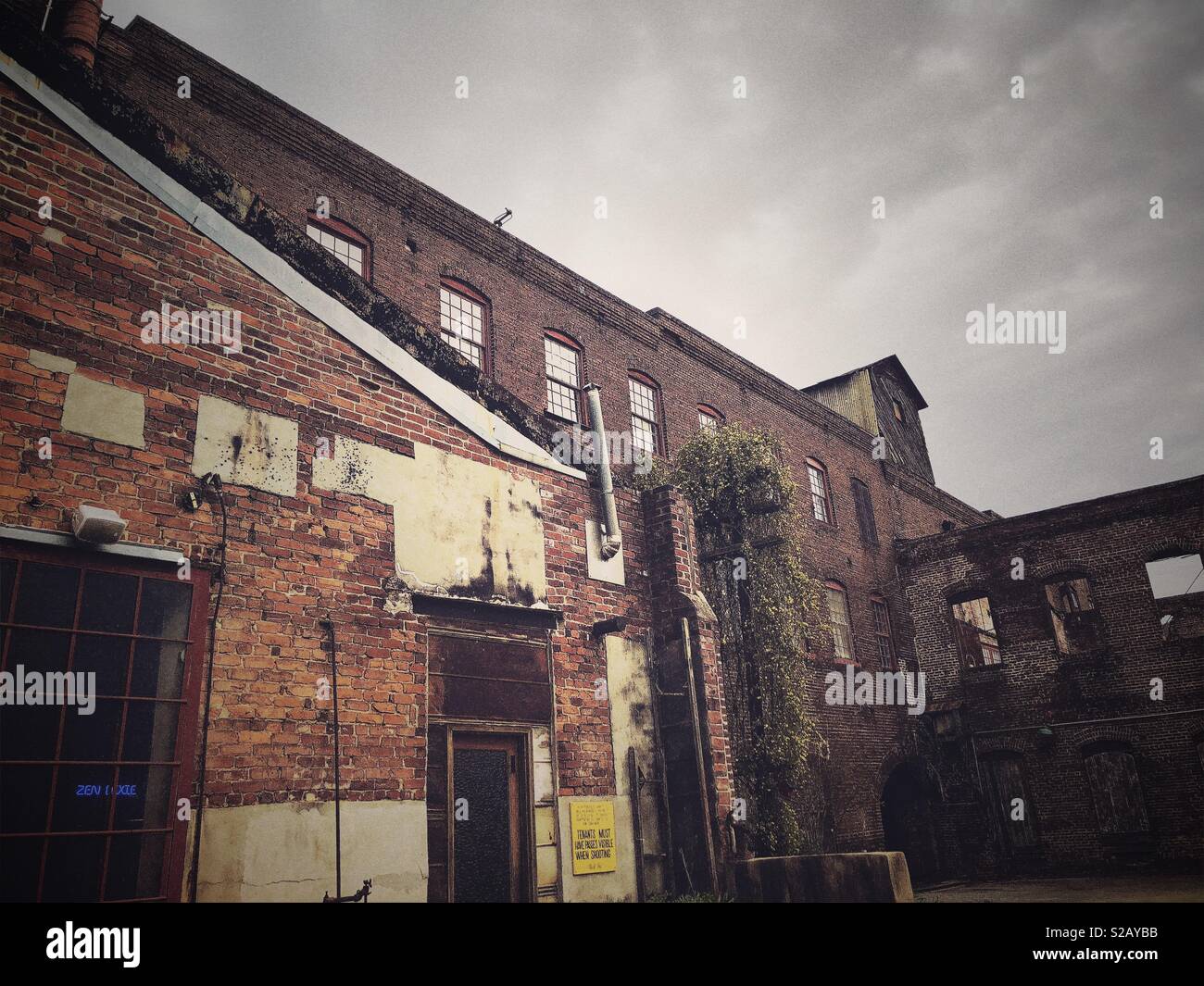 Old brick architecture hi-res stock photography and images - Alamy