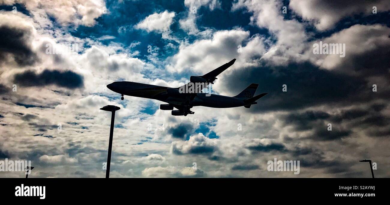 Flying back hi-res stock photography and images - Alamy
