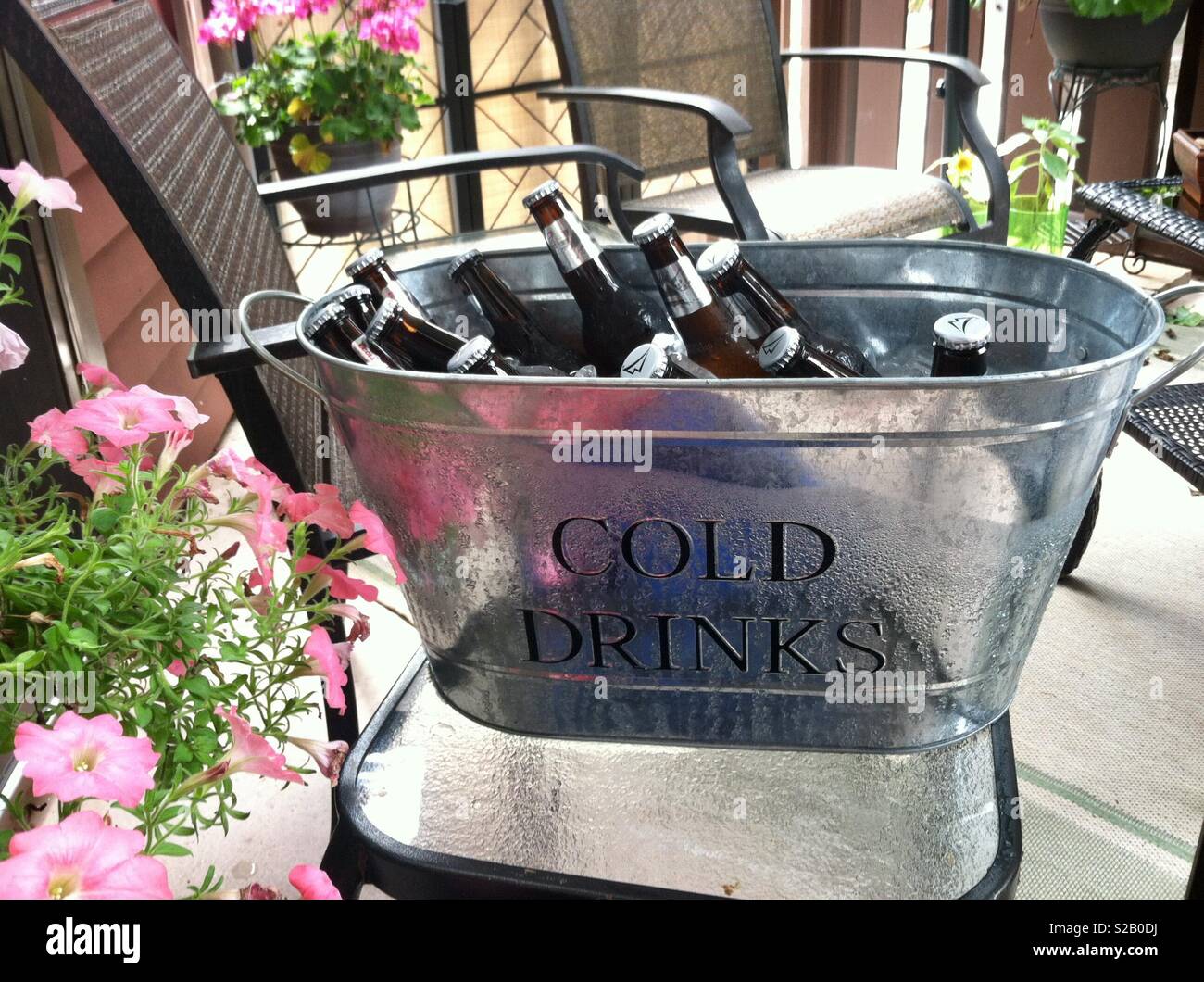 Cold drinks hi-res stock photography and images - Alamy