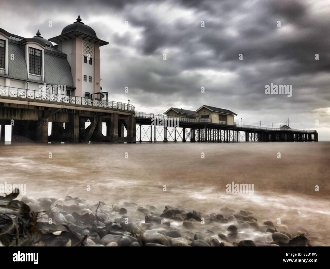 High tide at Penarth pier, Penarth, South Wales Stock Photo - Alamy