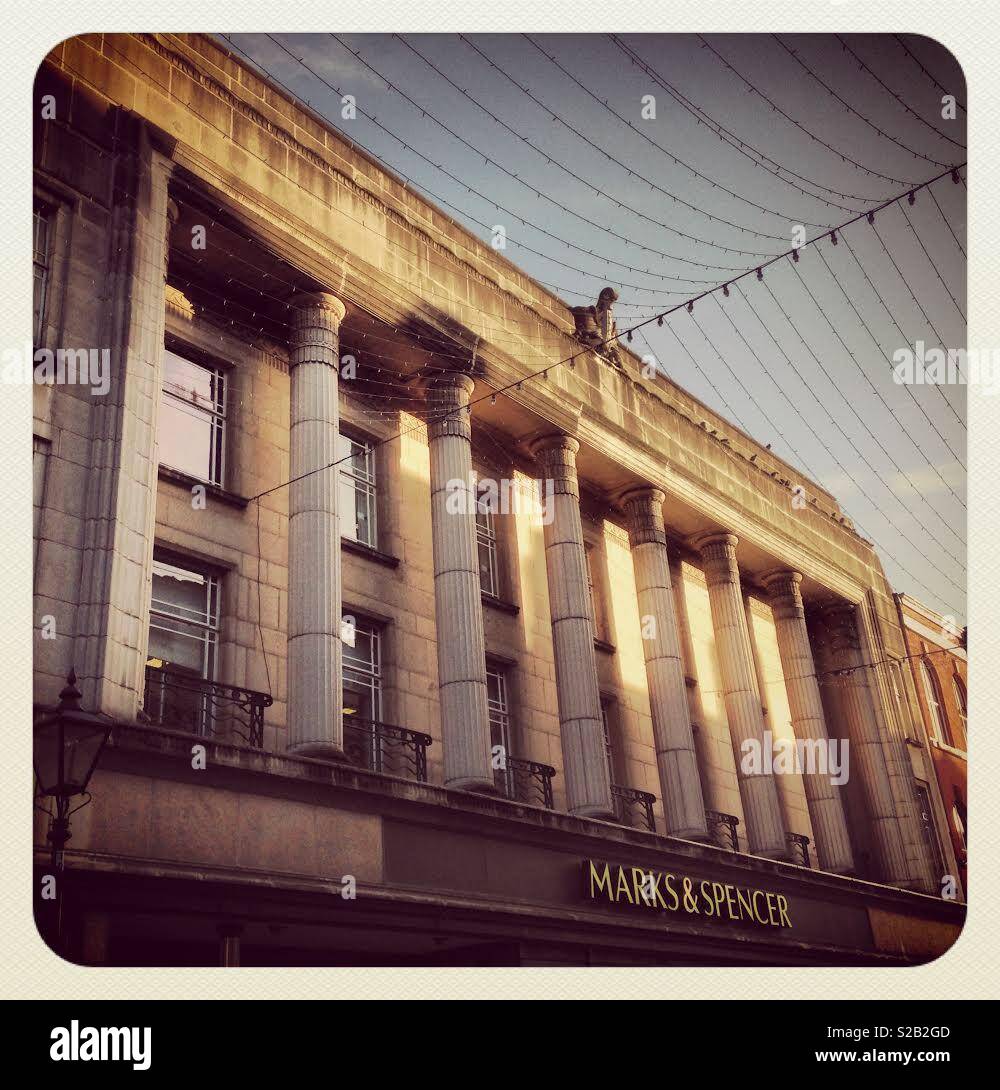 Hull art deco building hi-res stock photography and images - Alamy