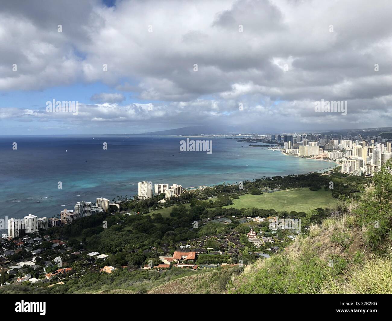 Waikiki beach hawaii sky clouds hi-res stock photography and images - Alamy