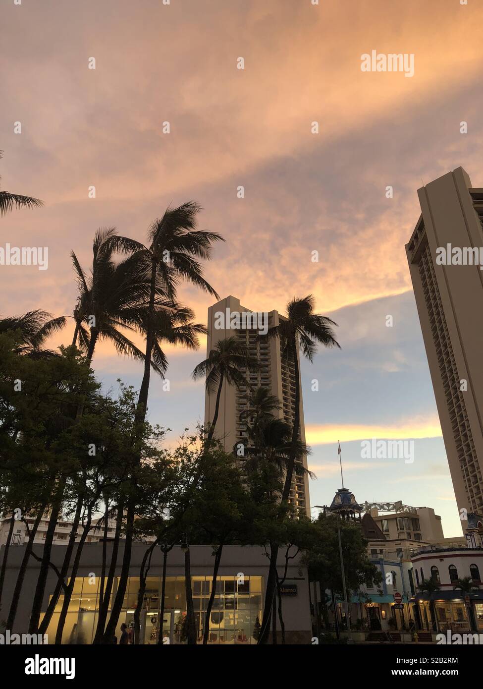 Waikiki sunset hi-res stock photography and images - Alamy