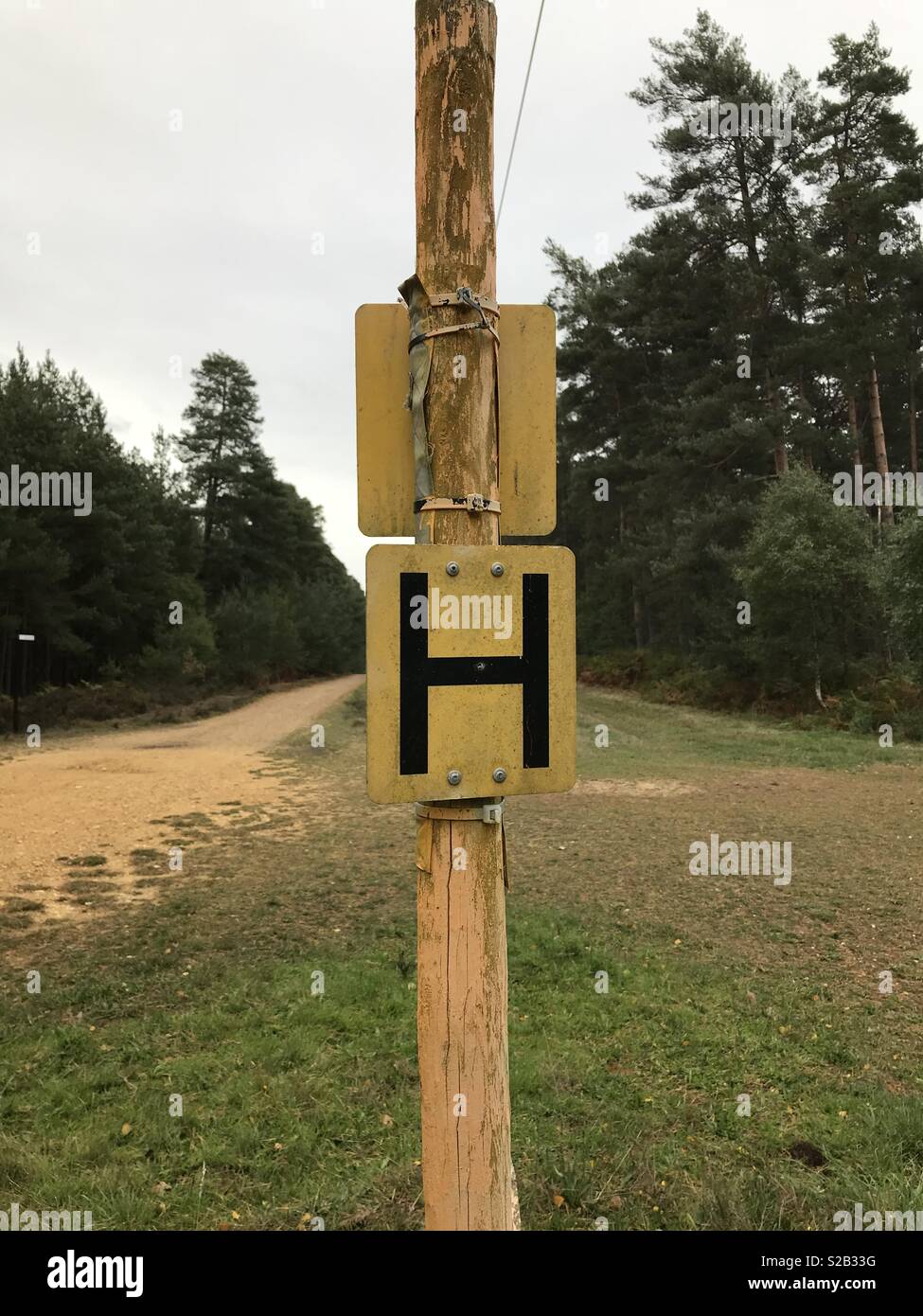 Hydrant sign hi-res stock photography and images - Alamy