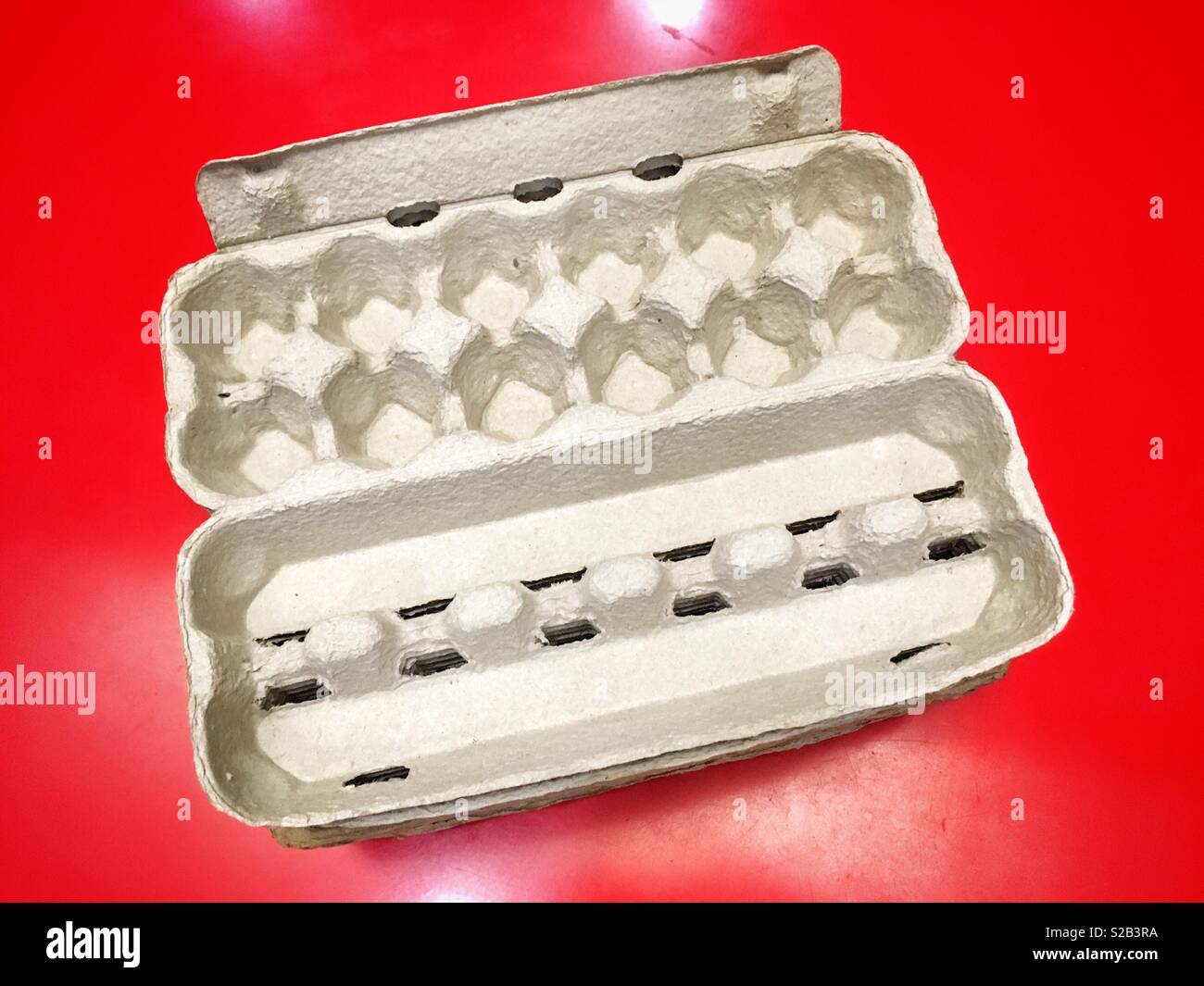 Cartons of eggs hi-res stock photography and images - Alamy