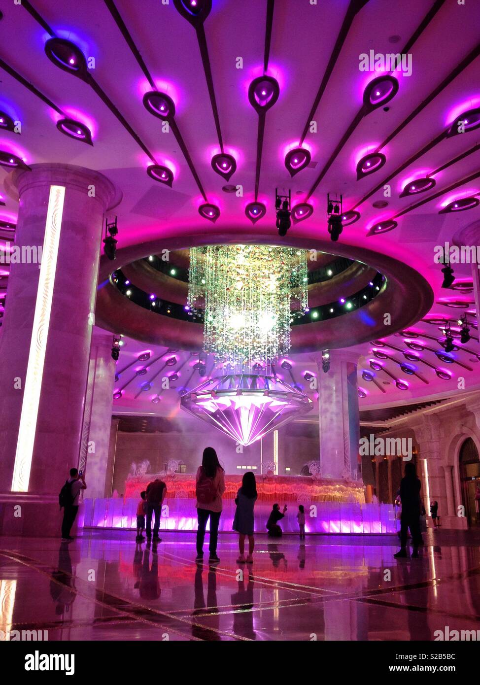 The Diamond Lobby, Galaxy, Macau hotel and casino Stock Photo - Alamy