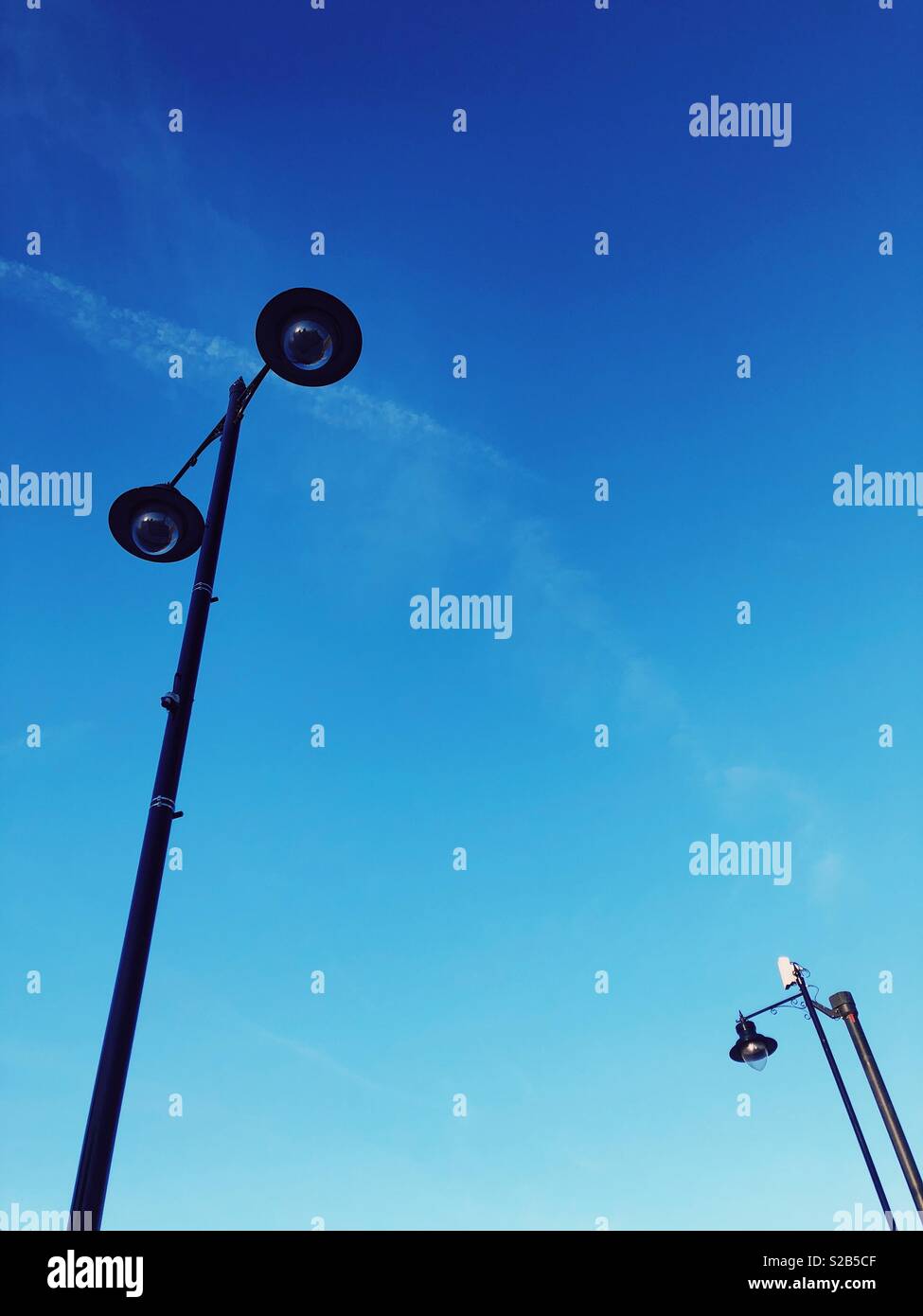 Cold sunshine in east London Stock Photo - Alamy