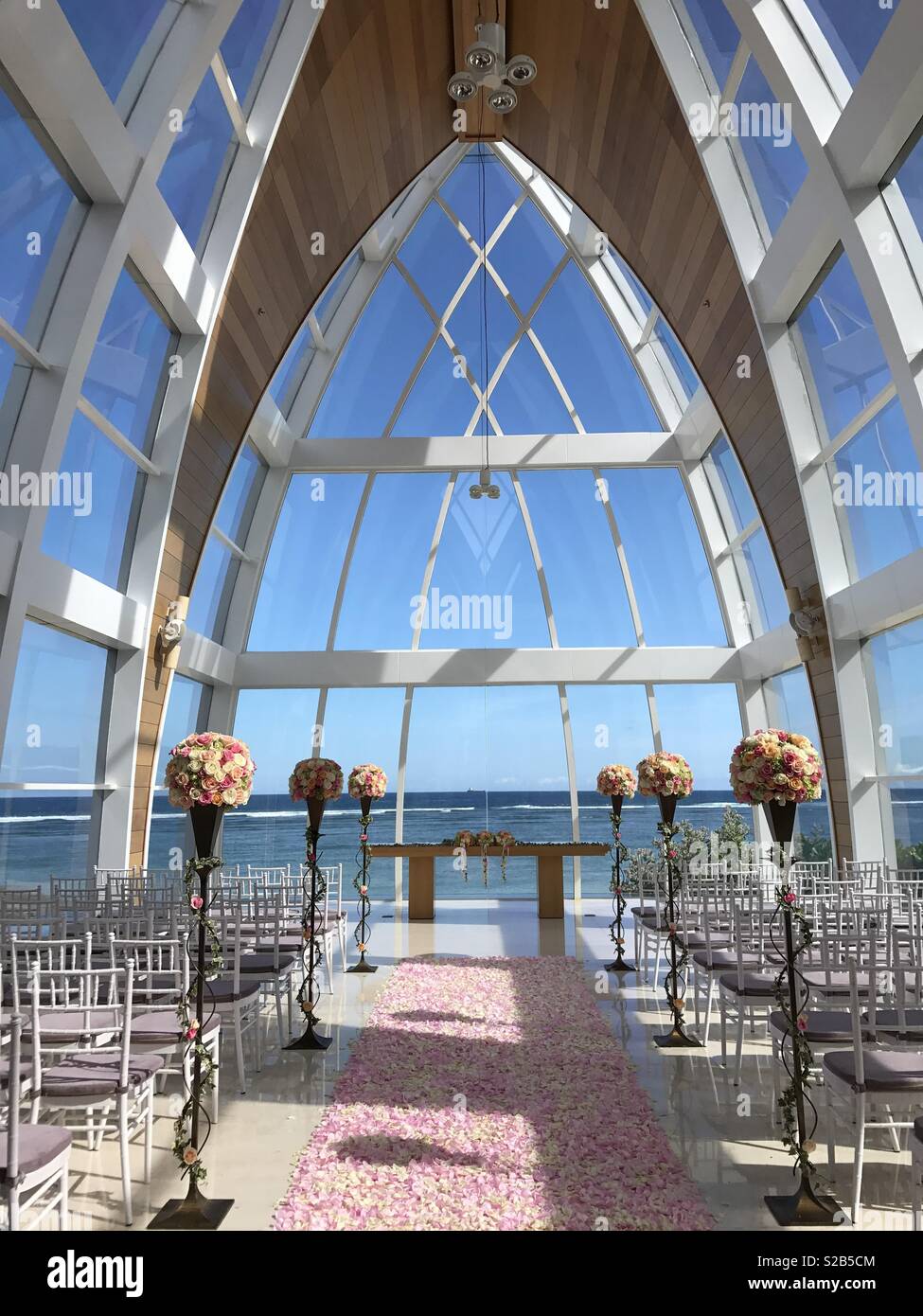 Weeding hall hi-res stock photography and images - Alamy