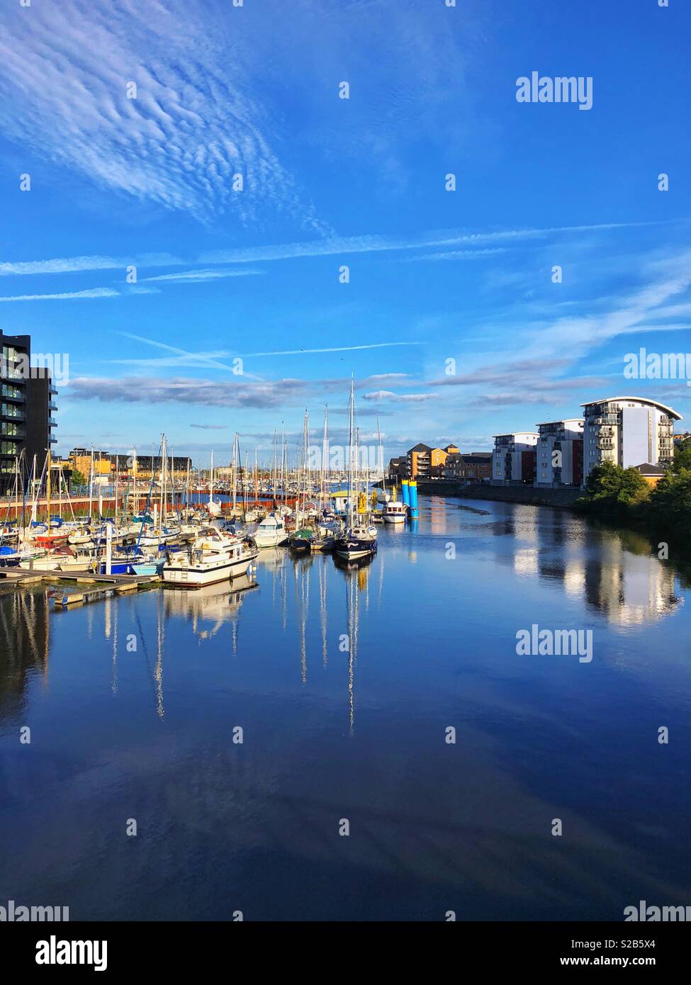 Cardiff bay marina hi-res stock photography and images - Alamy