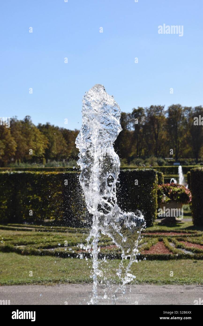 Bubbling water fountain hi-res stock photography and images - Alamy