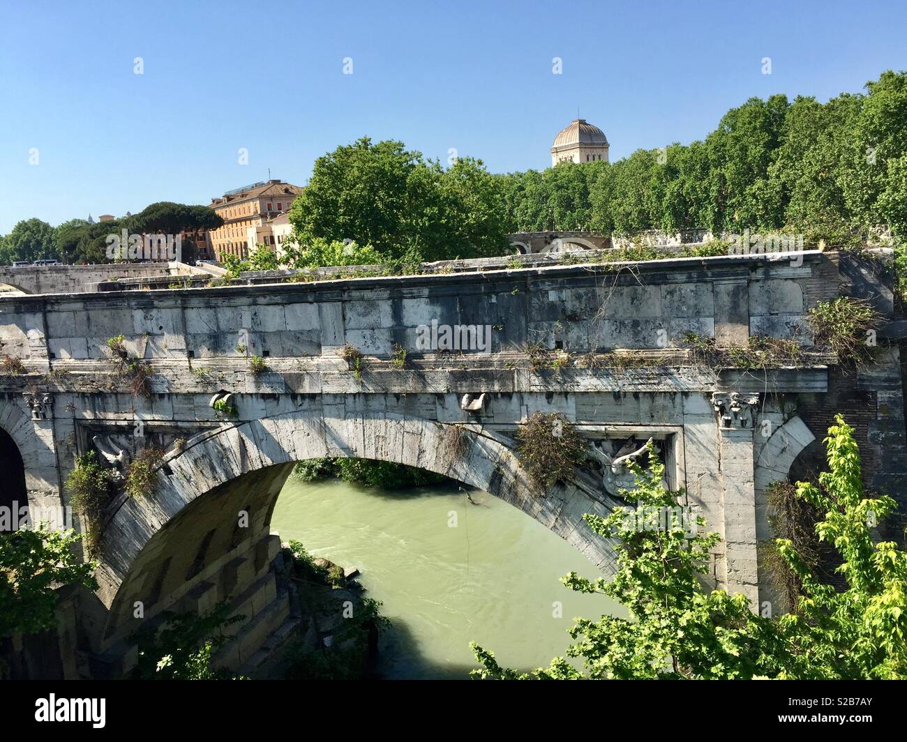 Ponte rotto broken bridge rome hi-res stock photography and images - Alamy