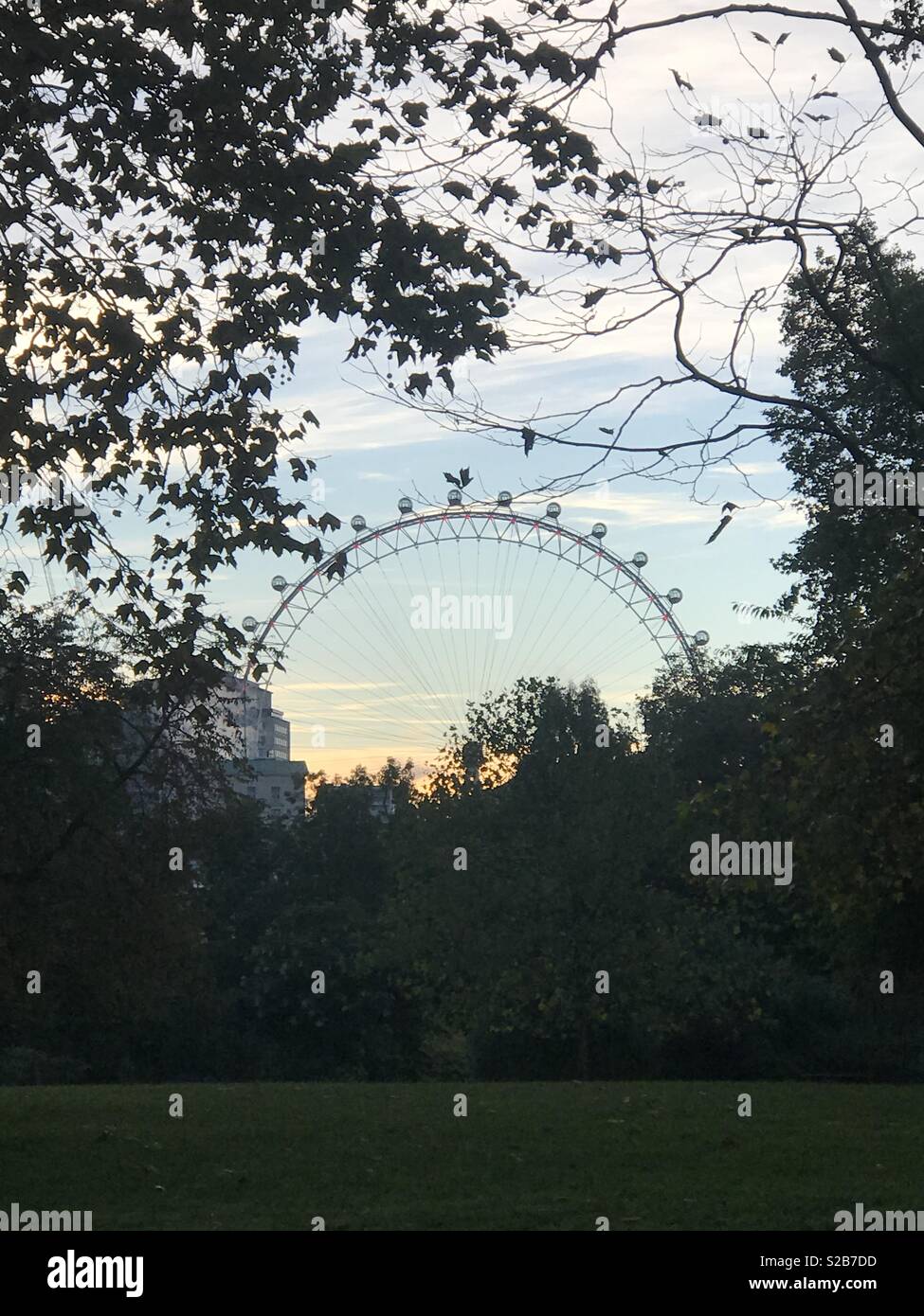 London mornings hi-res stock photography and images - Alamy