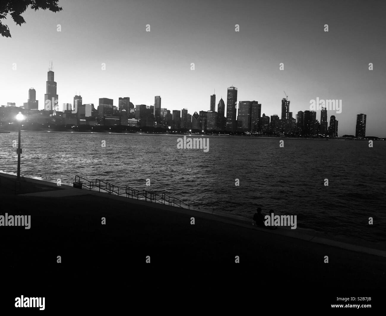 Chicago At Dusk Stock Photo Alamy chicago-at-dusk-stock-photo-alamy