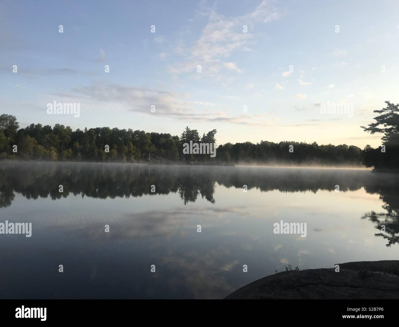 Glass like lake hi-res stock photography and images - Alamy