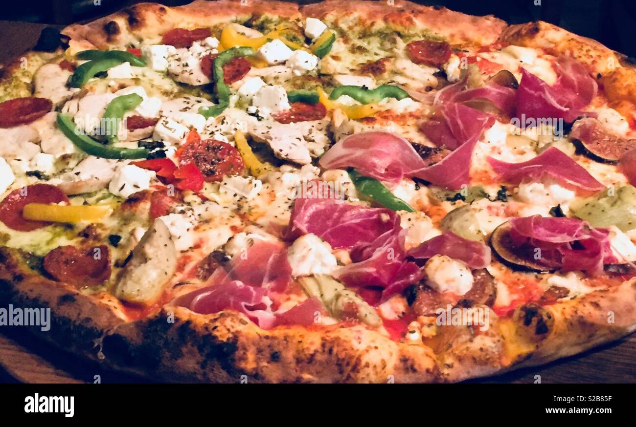Pizza closeup hi-res stock photography and images - Alamy