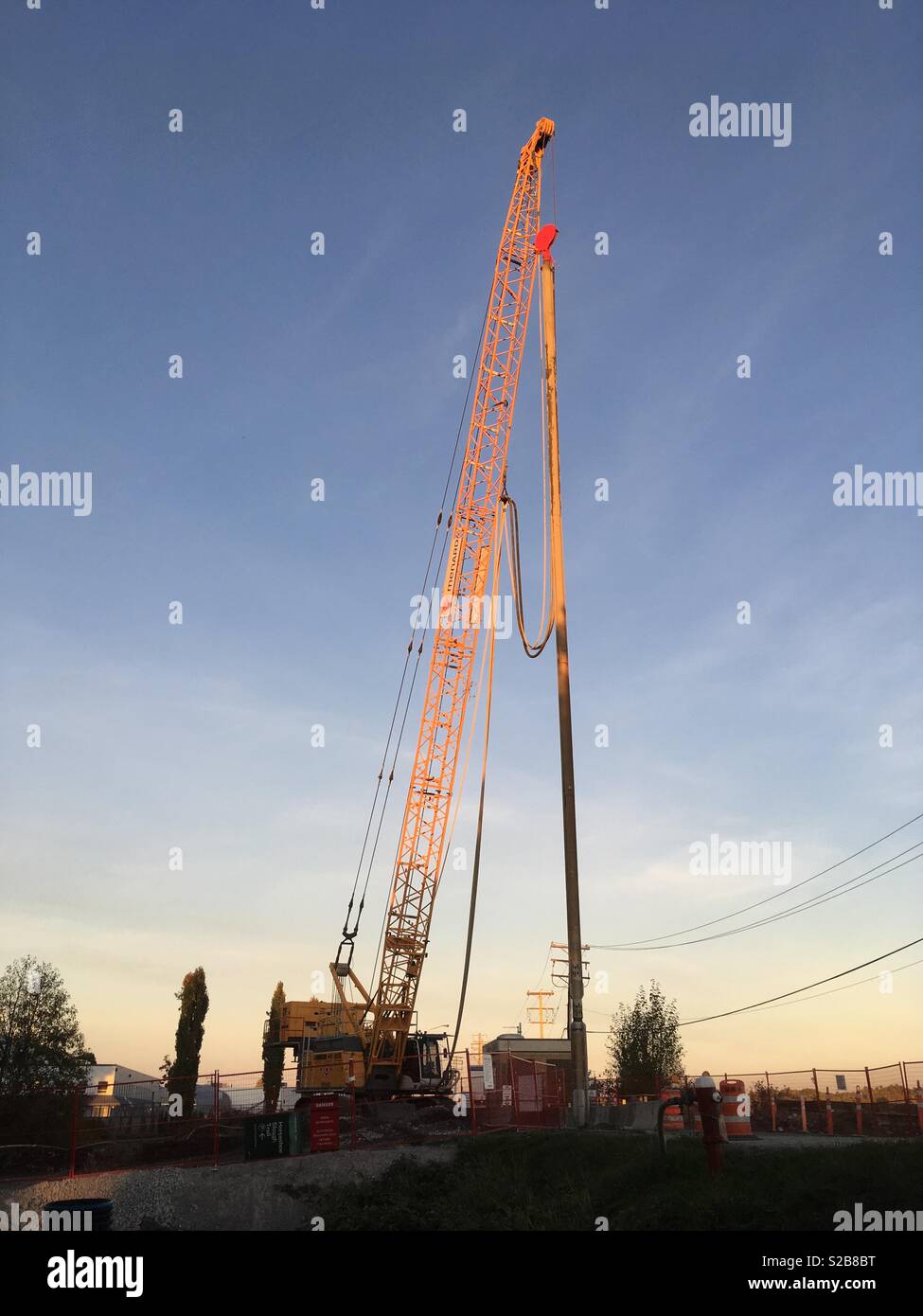 Pile driving crane hi-res stock photography and images - Alamy