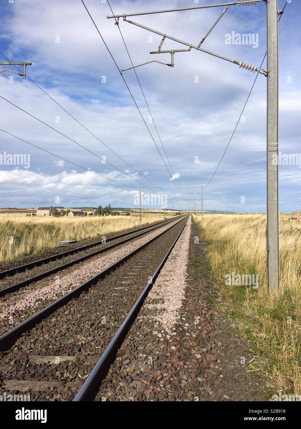 Mainline electrified hi-res stock photography and images - Alamy
