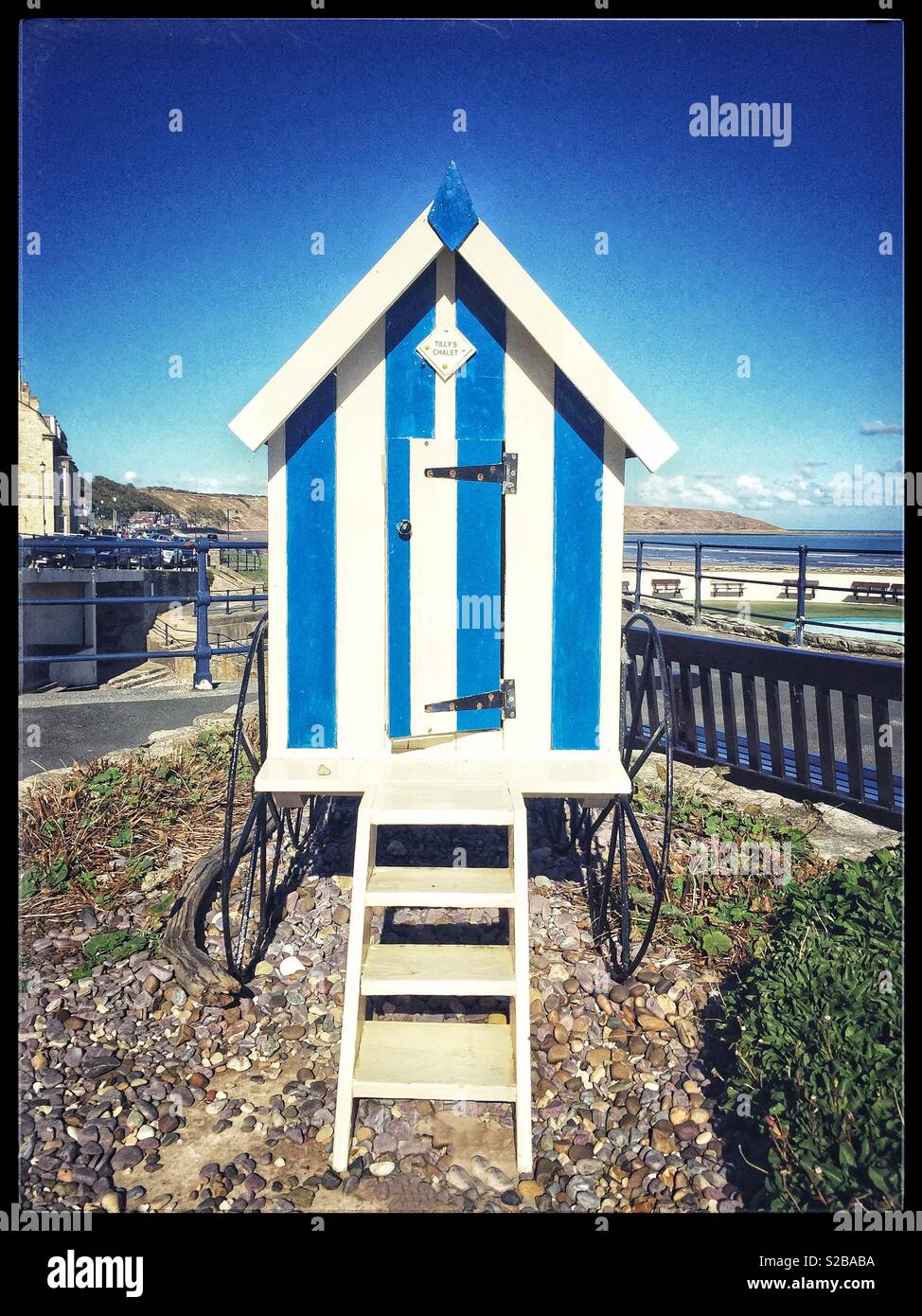 Old beach hut uk hi-res stock photography and images - Alamy