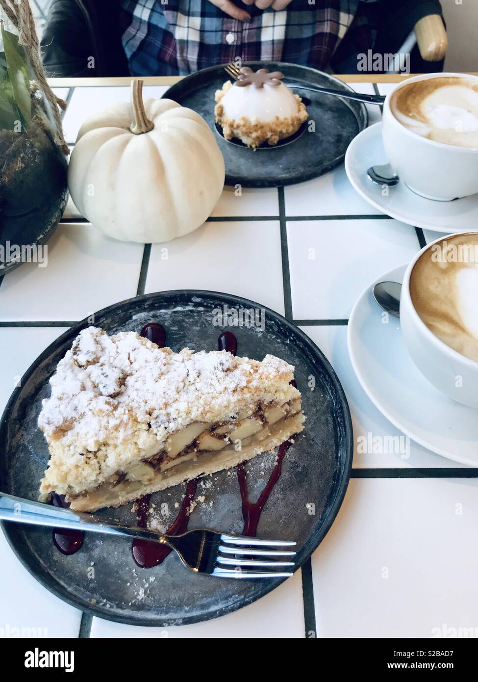 Desser table hi-res stock photography and images - Alamy