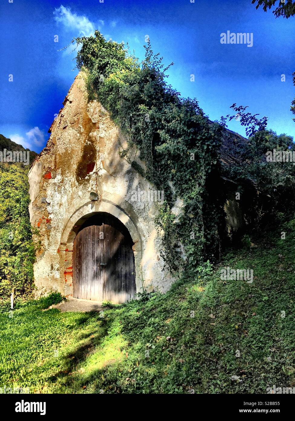 Old wine house hi-res stock photography and images - Alamy