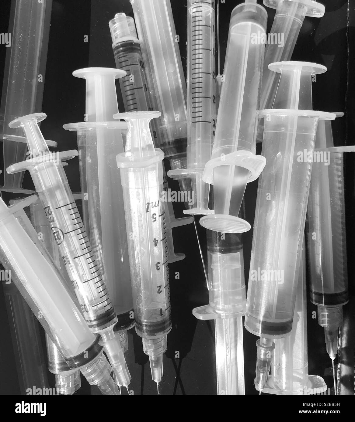 Syringes Waste High Resolution Stock Photography and Images - Alamy