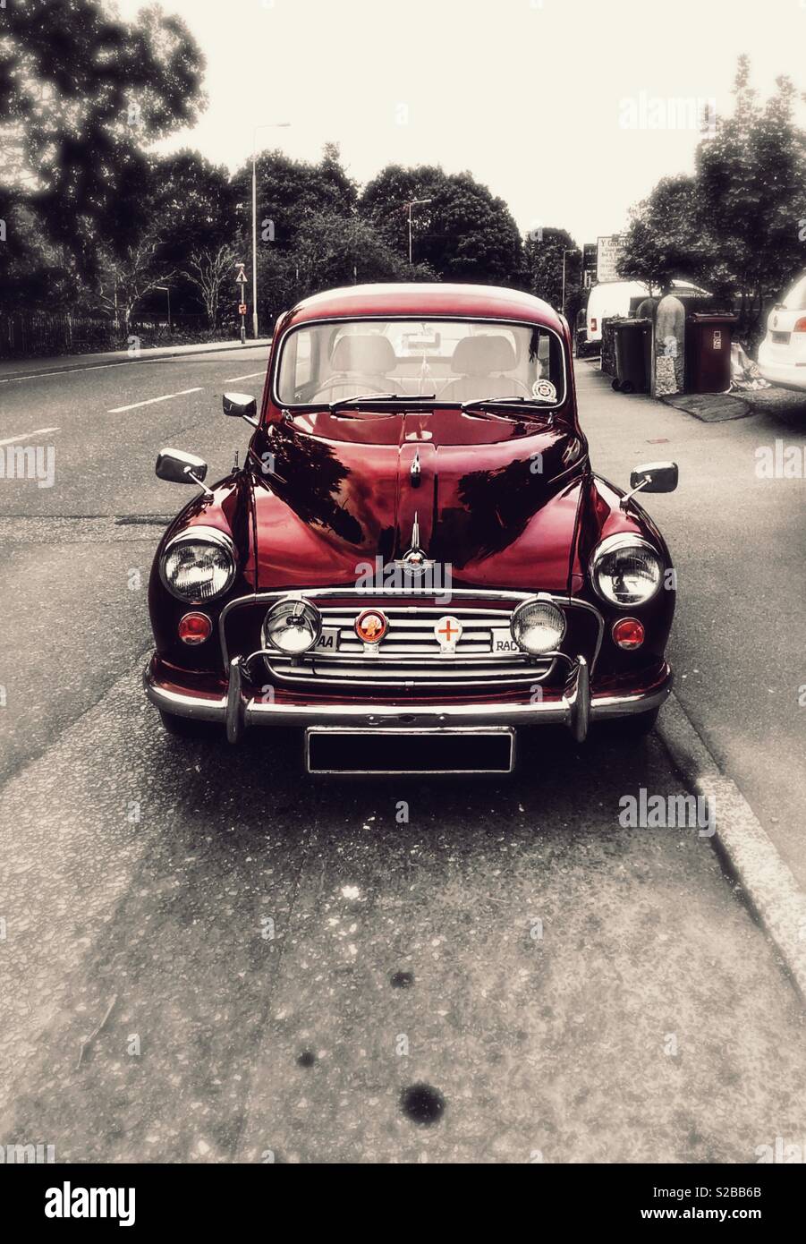 Morris Minor 1000 vintage car Stock Photo - Alamy