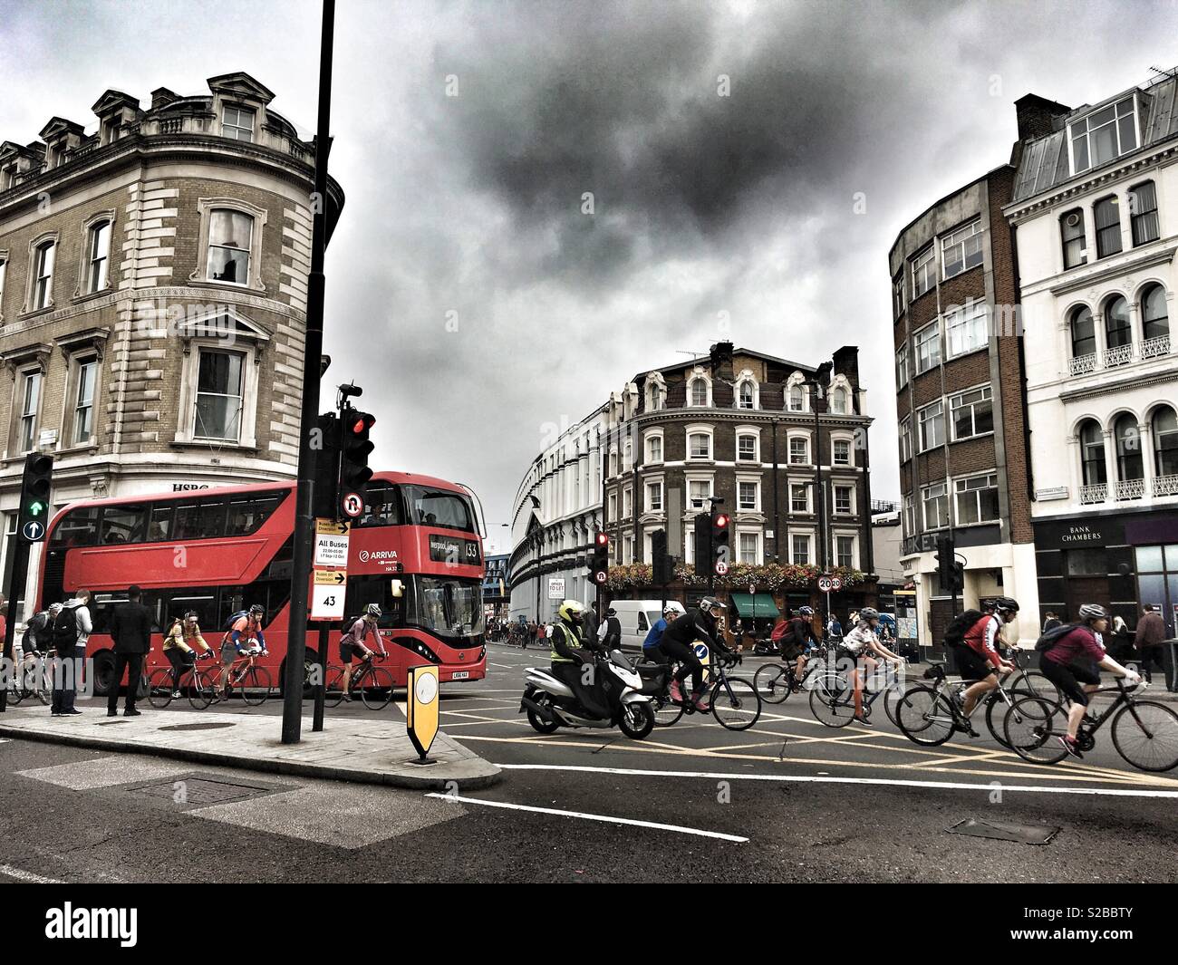 Borough high street hi-res stock photography and images - Alamy