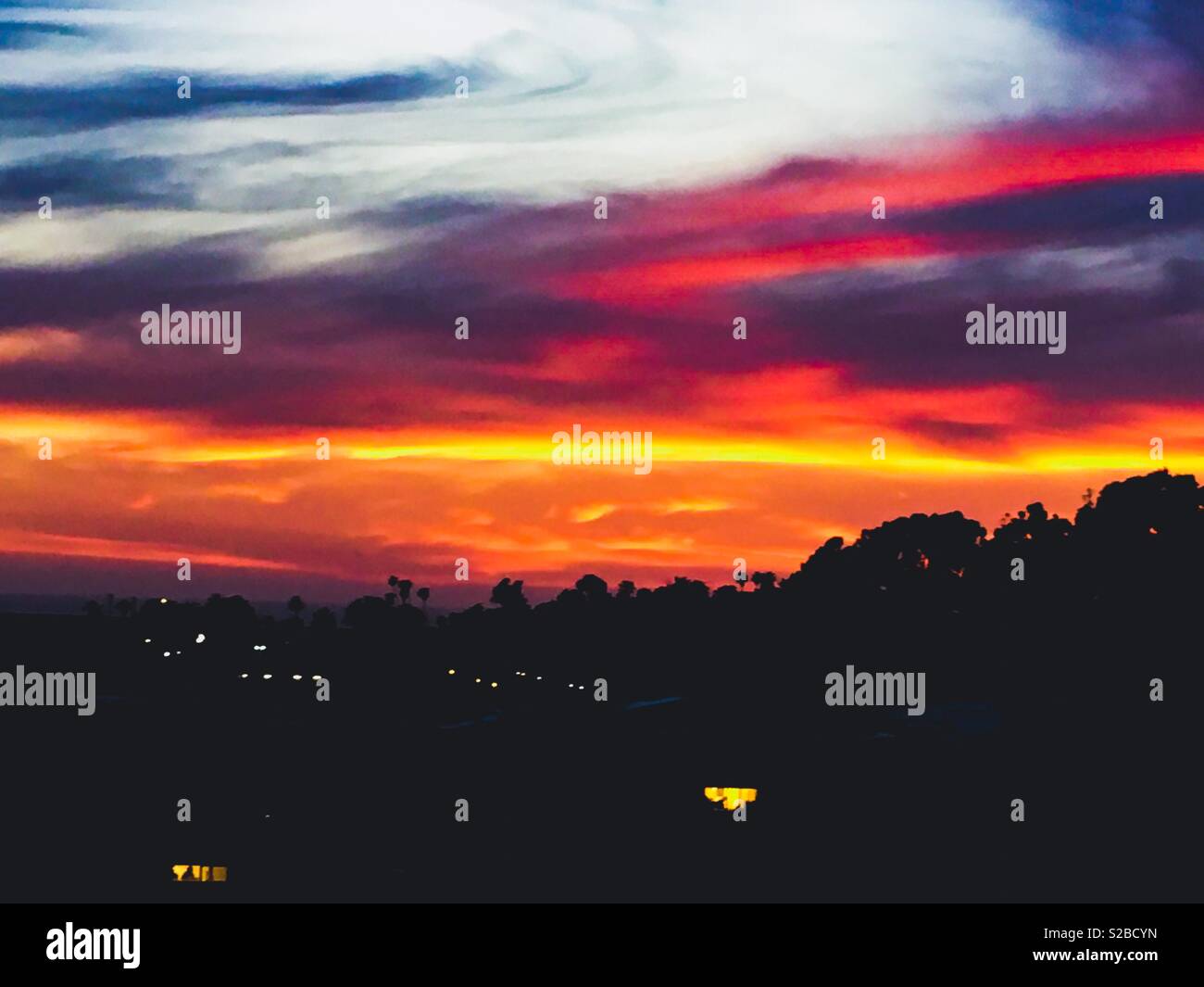 Colorful sunset hi-res stock photography and images - Alamy