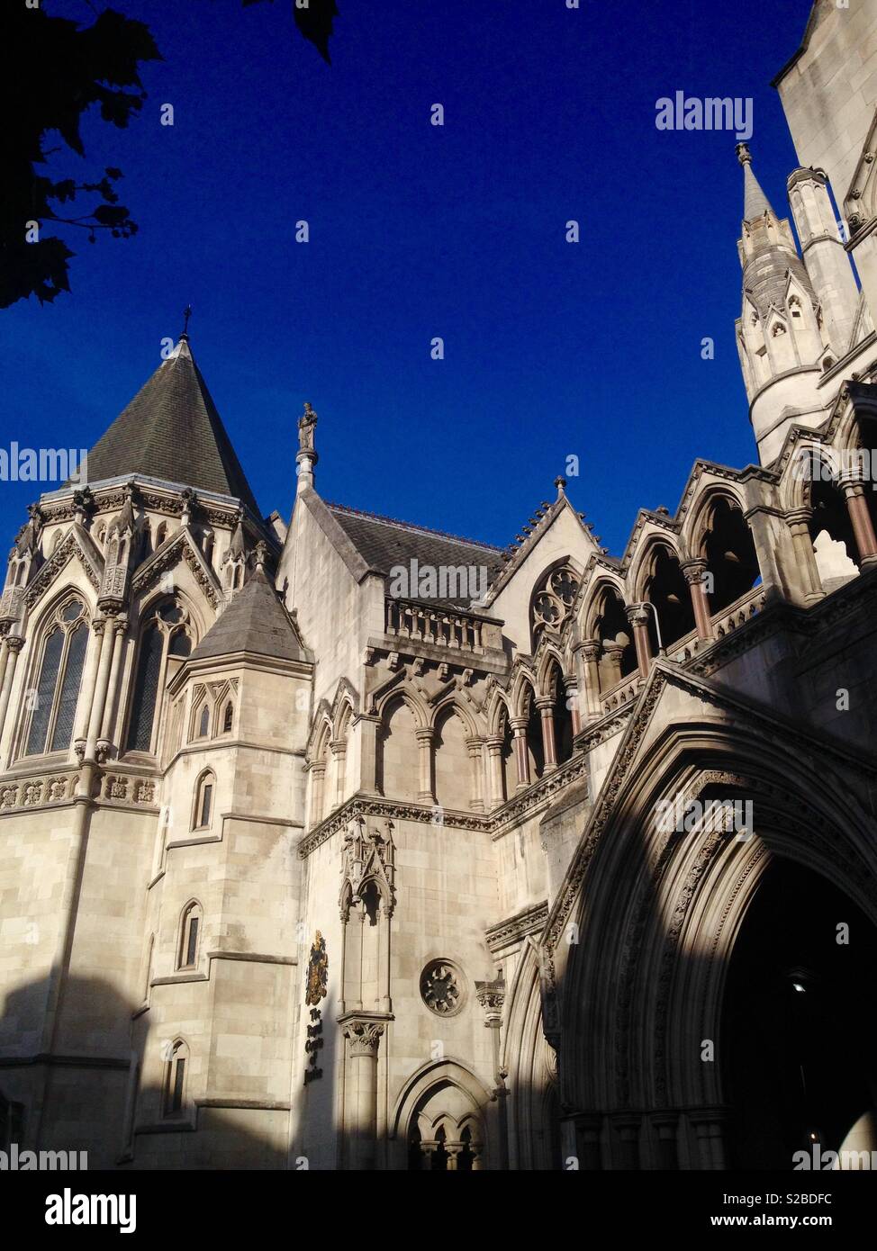 Cool Victorian Gothic building (1870's), Royal Courts of Justice Stock ...