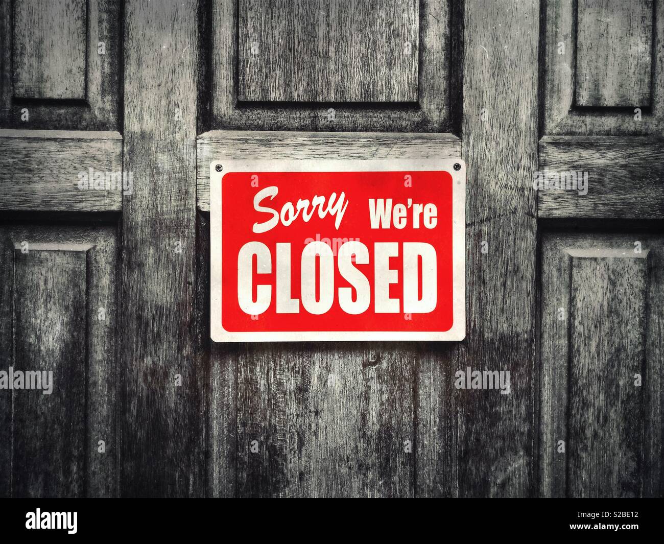 Sorry we’re closed sign Stock Photo - Alamy