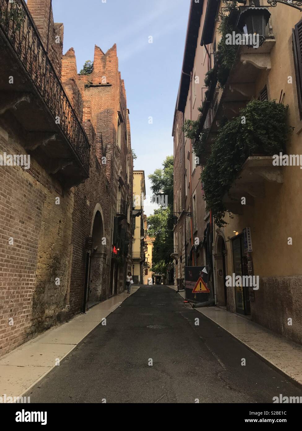 Verona medieval hi-res stock photography and images - Alamy