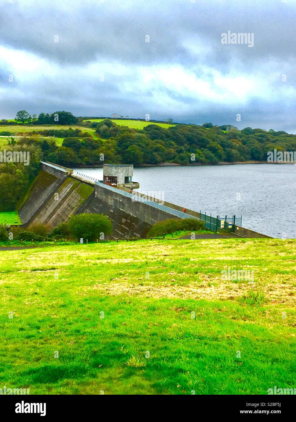 Empty dam hi-res stock photography and images - Alamy