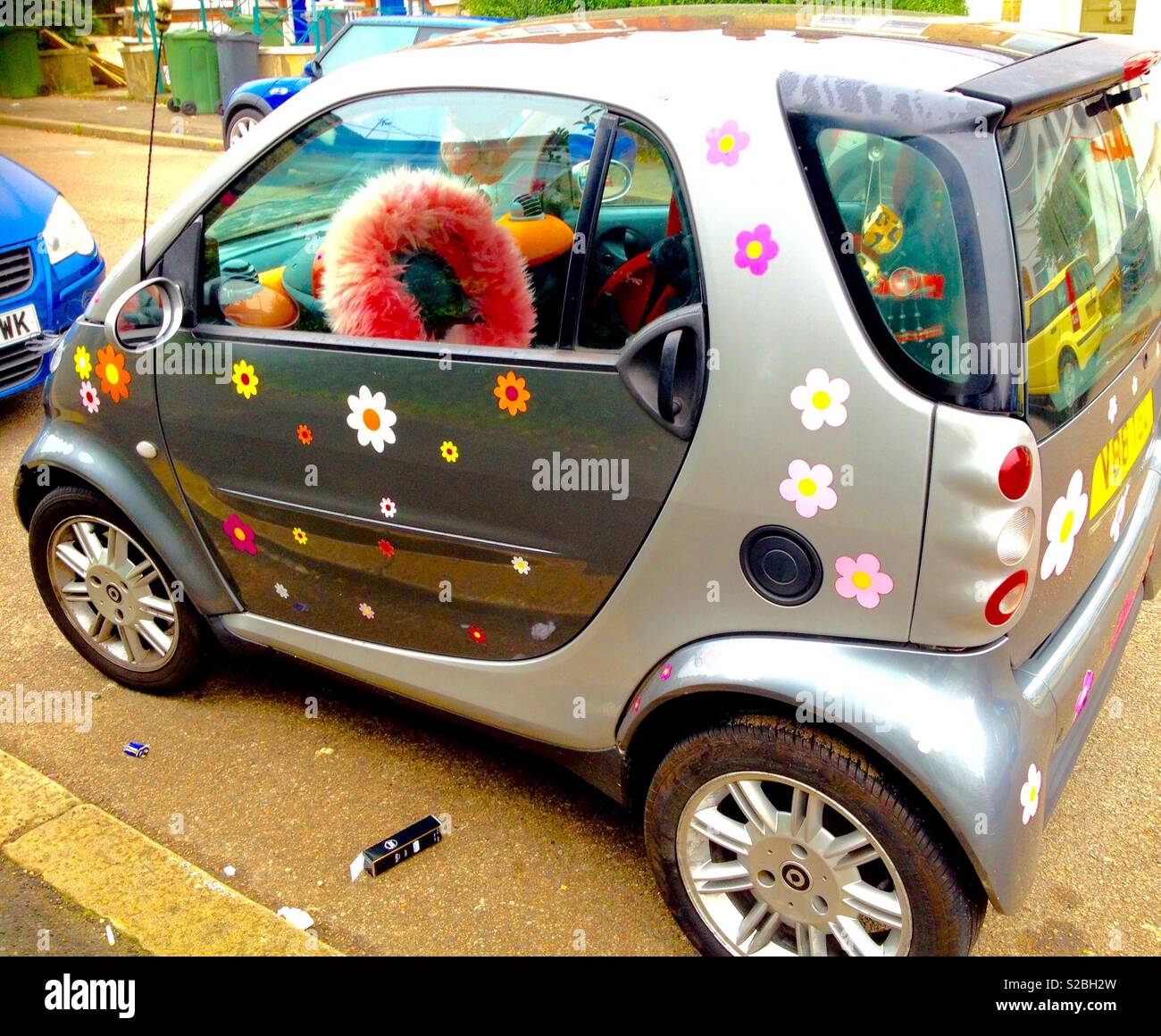 Flower power car hi-res stock photography and images - Alamy