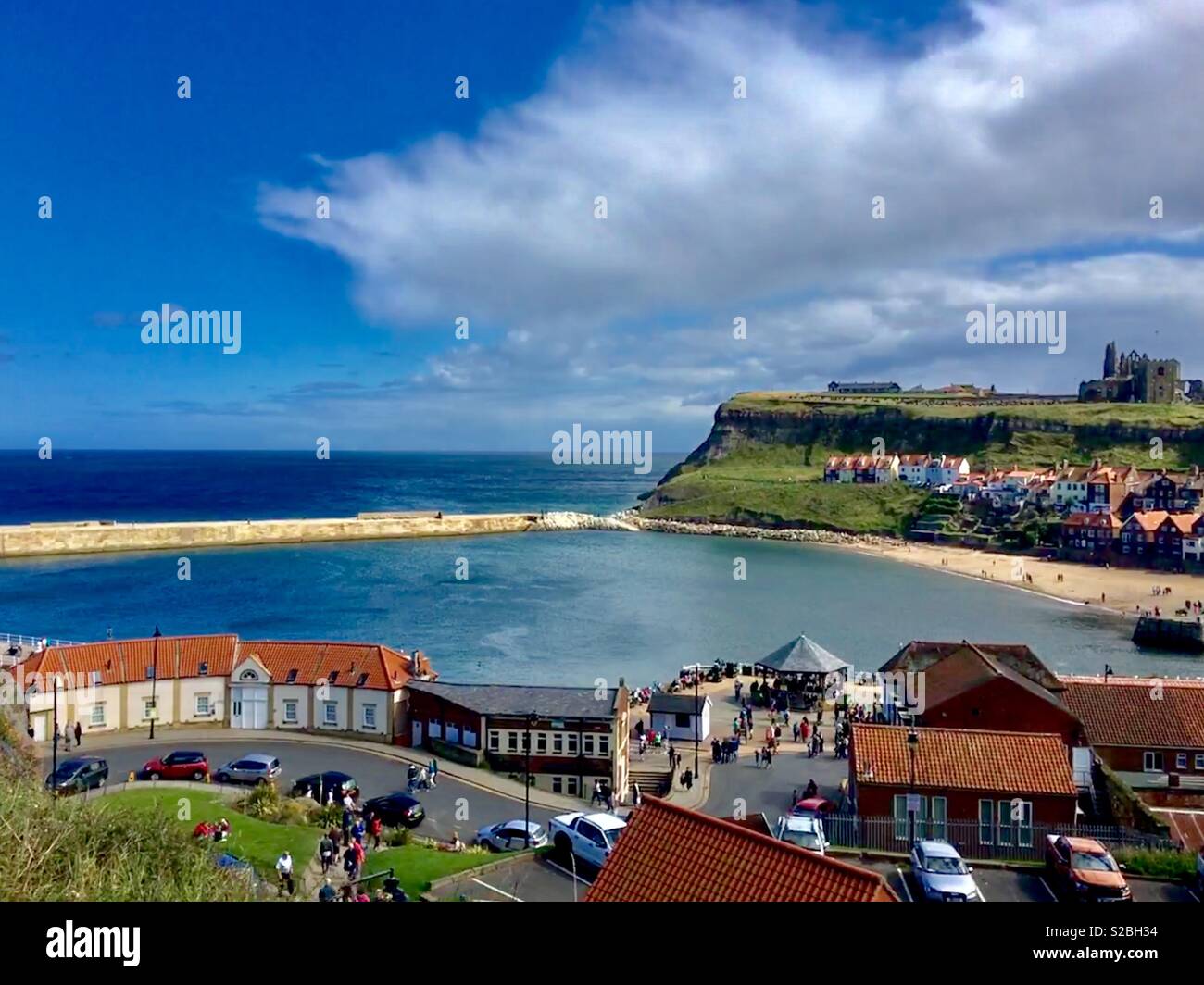 Whitby bay fishing hi-res stock photography and images - Alamy